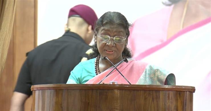 President Murmu unveils statue of KR Narayanan in Kerala, recalls his ...